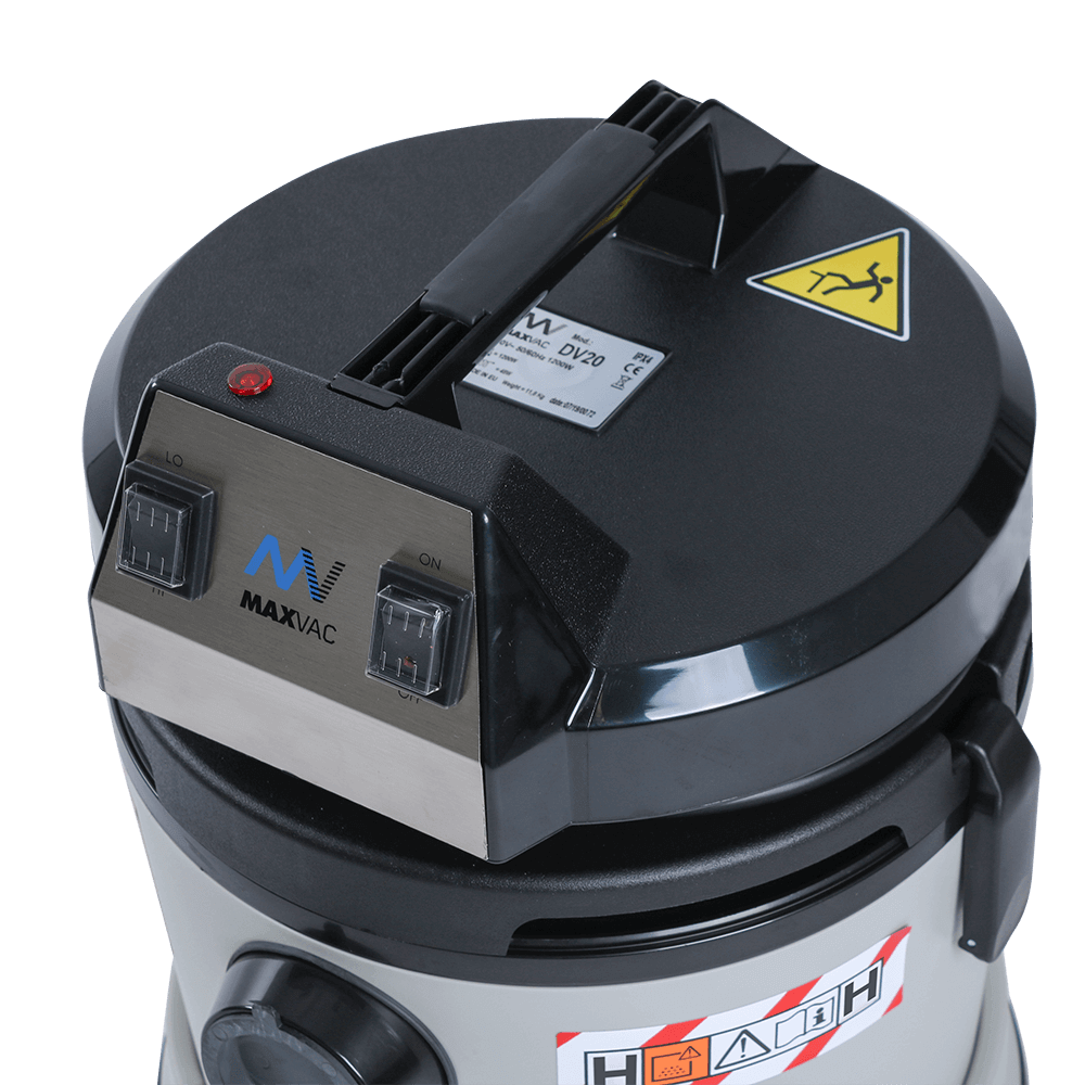 MAXVAC 20L M-Class Vacuum with manual Filter-Clean, Complete Accessori